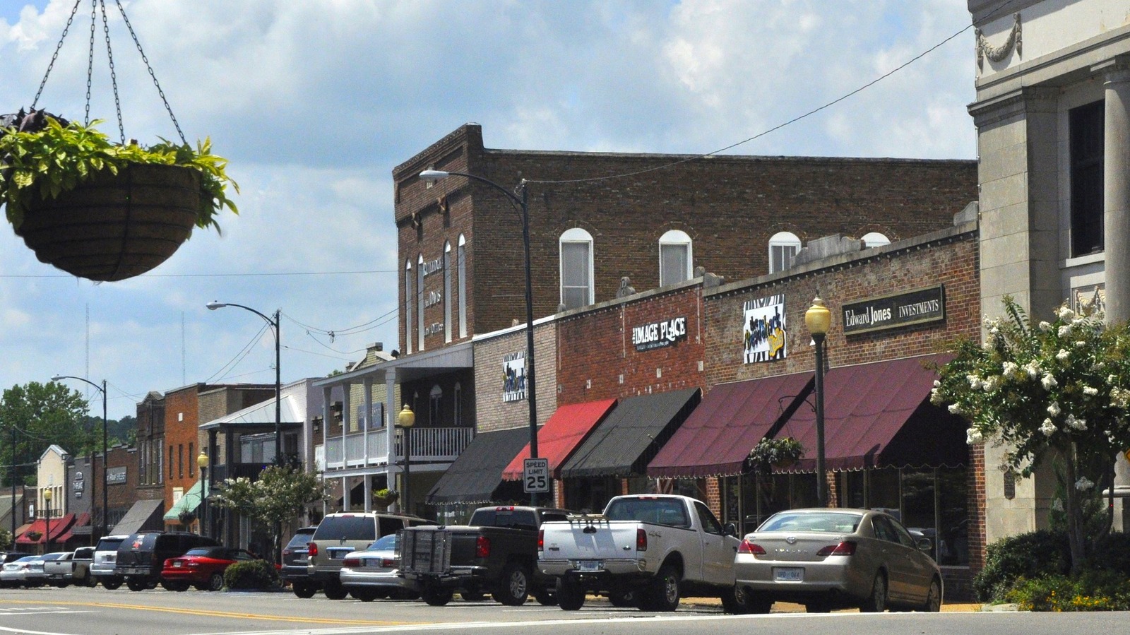 A Charming Historic City In Mississippi's Appalachian Foothills Boasts ...