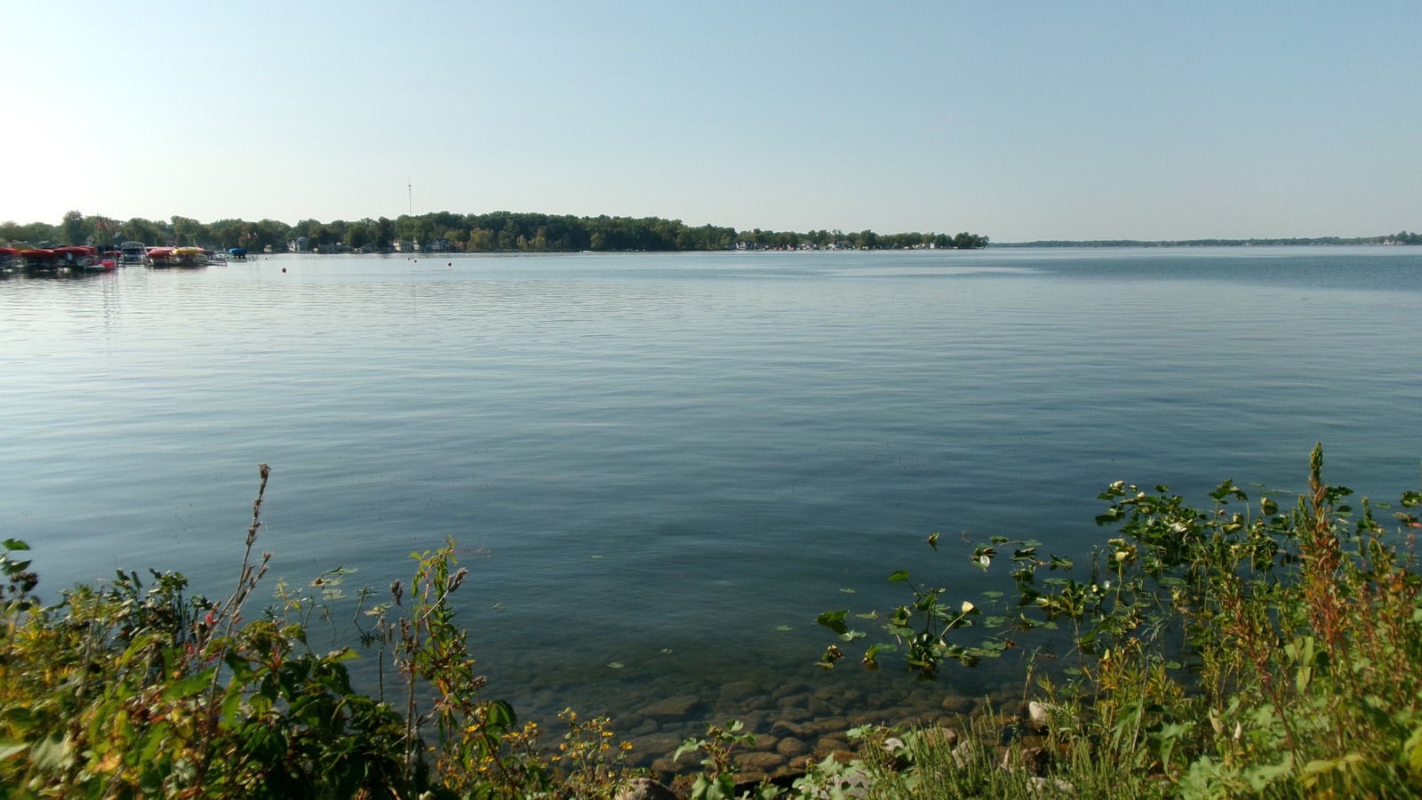 A Charming Town On The Shores Of An Indiana Lake Offers A Cozy Getaway ...