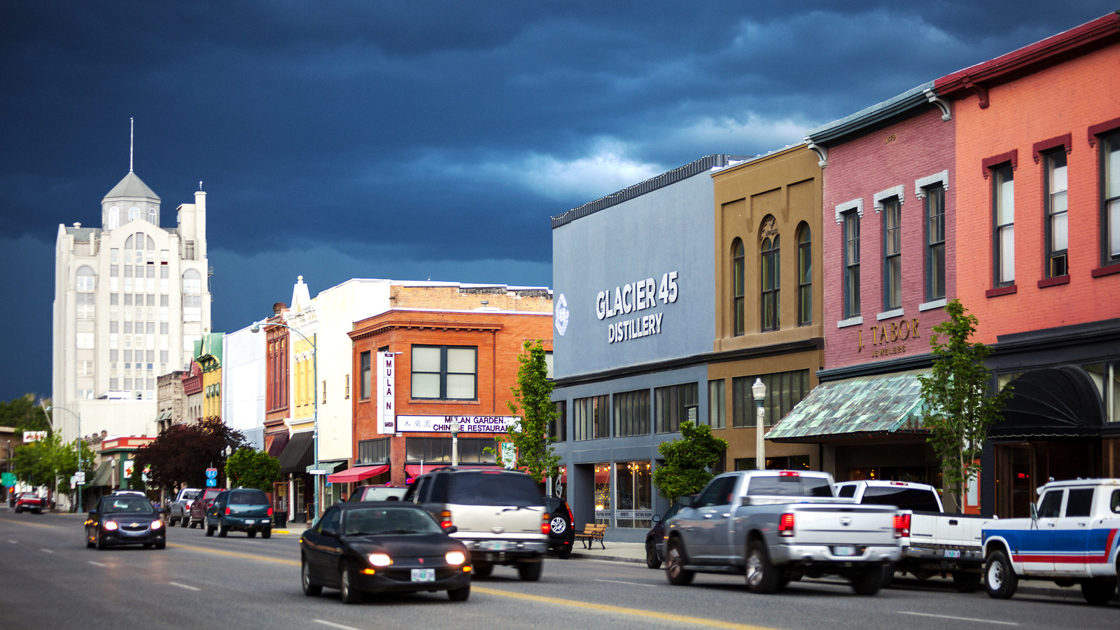A Little Oregon City Surrounded In Mountains And Canyons Is An ...