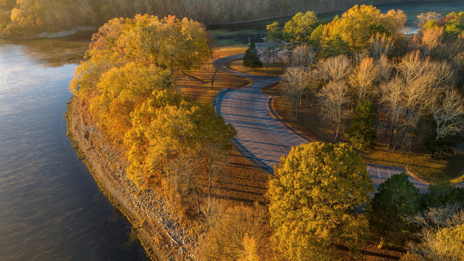 A National Scenic Trail In Southeastern America Offers Hikes, Drives ...