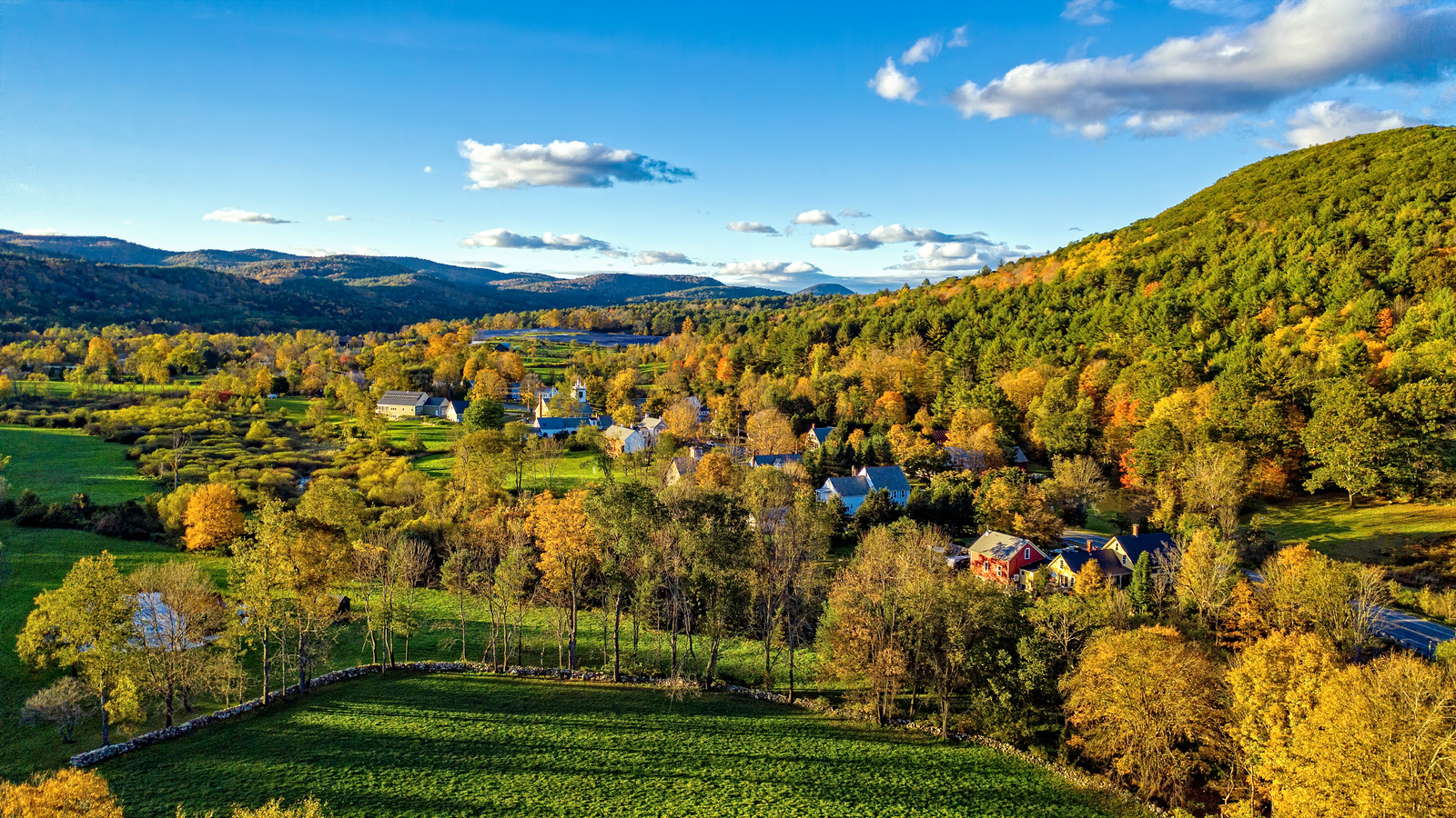 Chester Is A Quaint Village Dubbed Vermont's 'Antique Capital'