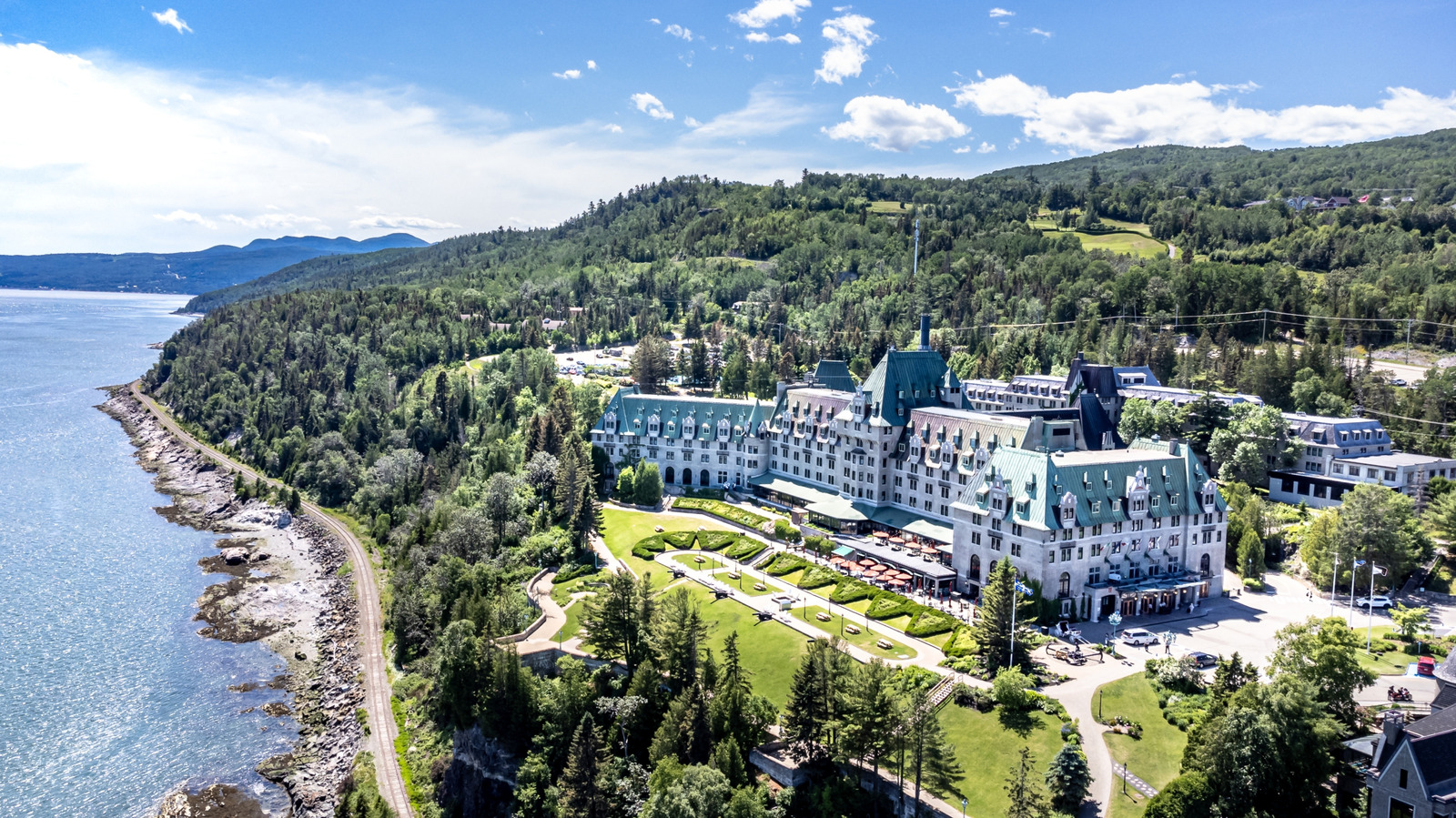 A Riverside Destination In Québec Is A Secret Paradise Brimming With ...