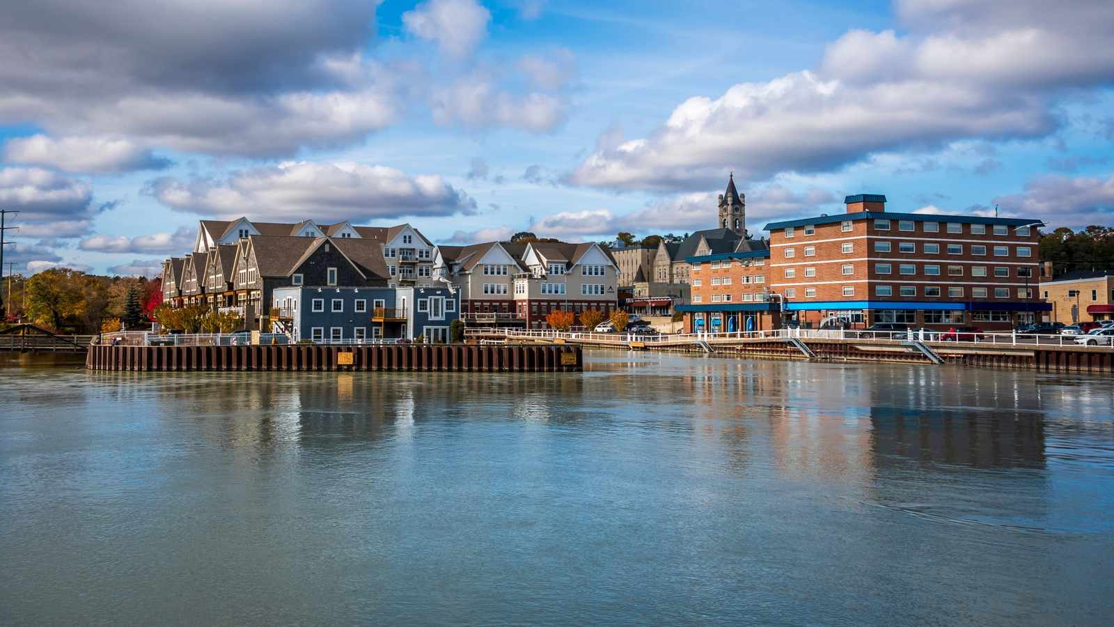 A Stretch Of Serene Lake Michigan Shoreline Hides An Artsy Village With ...
