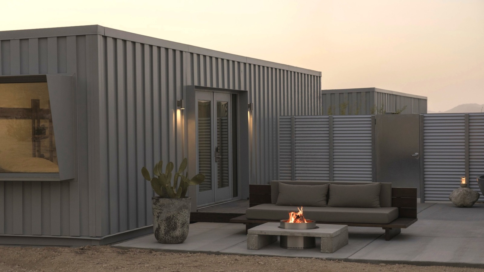 A Striking Hotel Lies Just Outside Joshua Tree National Park With ...