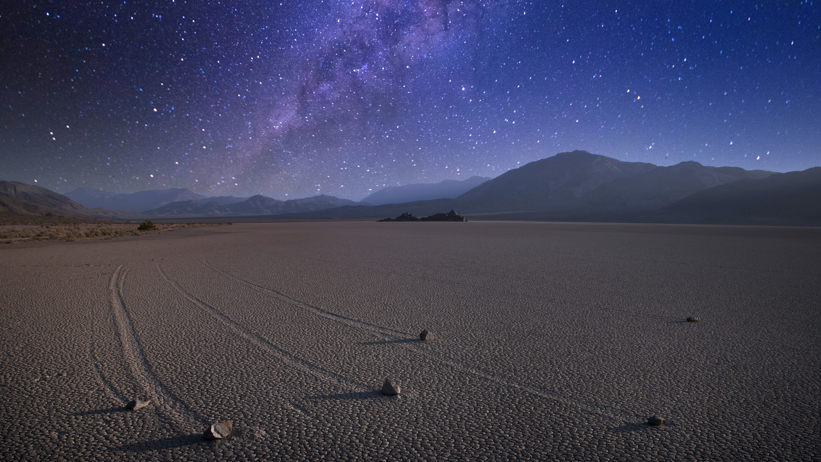 A Stunning And Desolate California Landscape's 'Sailing Rocks' Are A ...