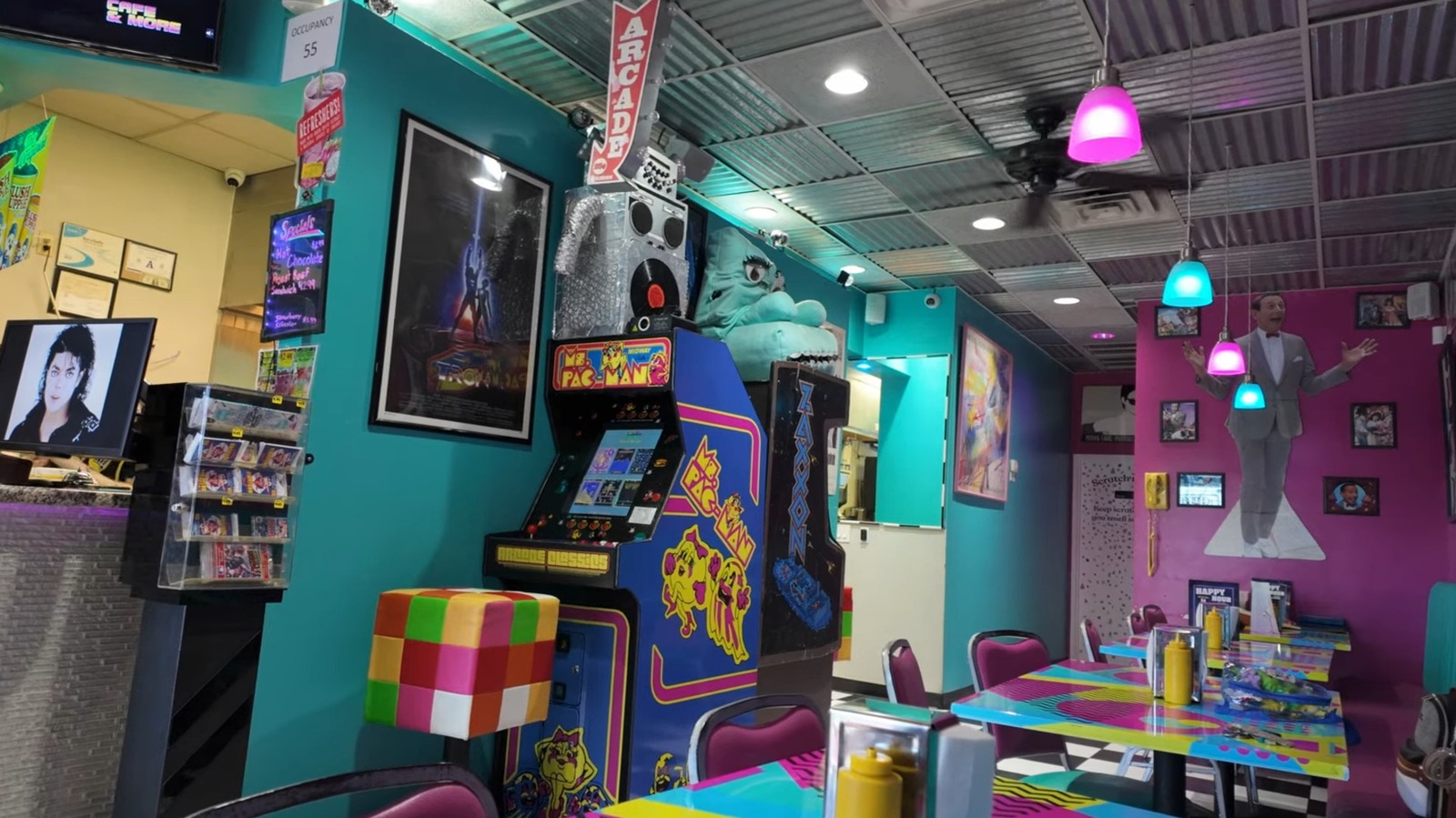 A Totally '80s Restaurant Experience In Las Vegas Is A Neon Dream With ...