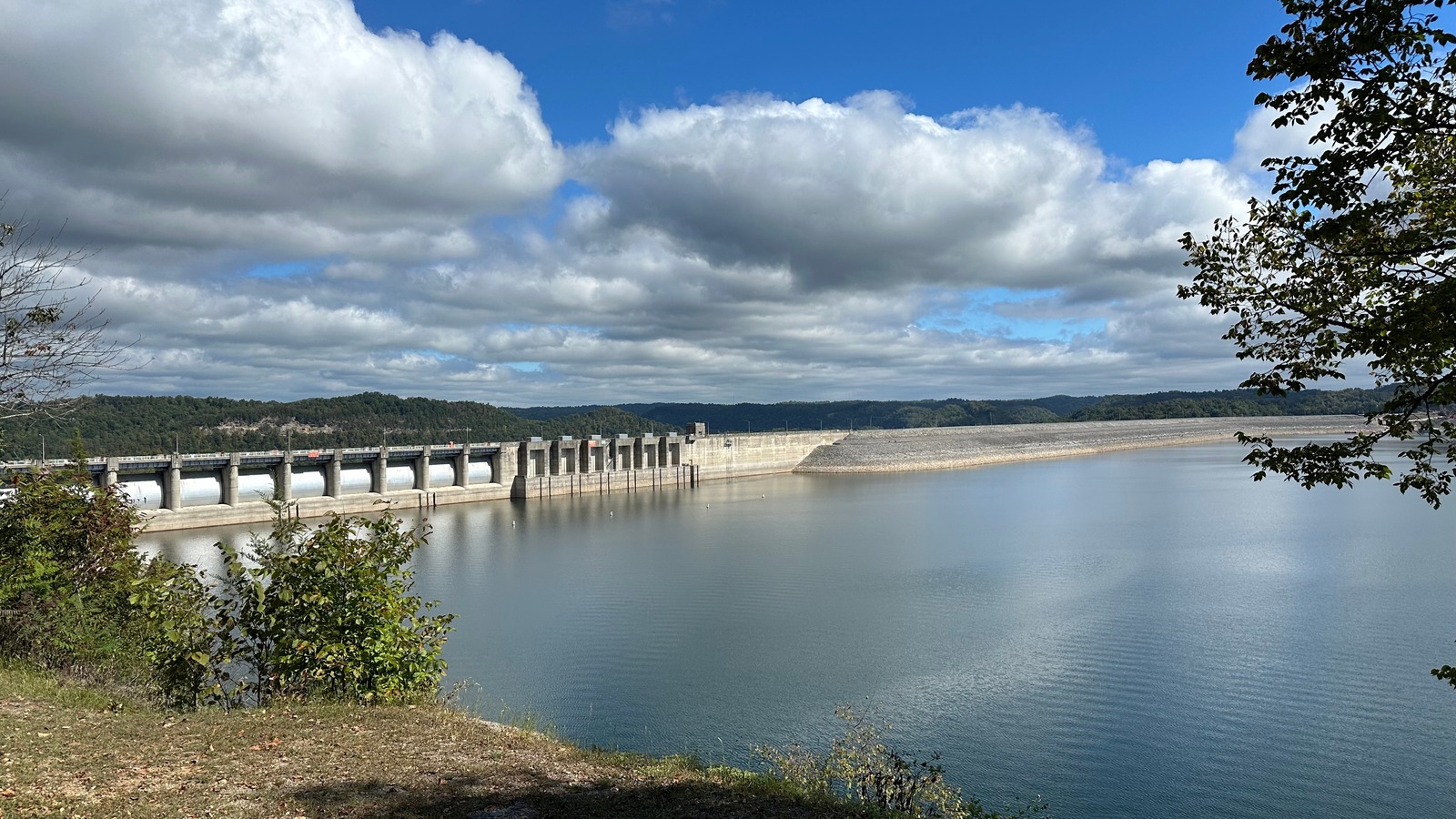 A Winding Kentucky River Below The Dam Lures Anglers With Misty ...
