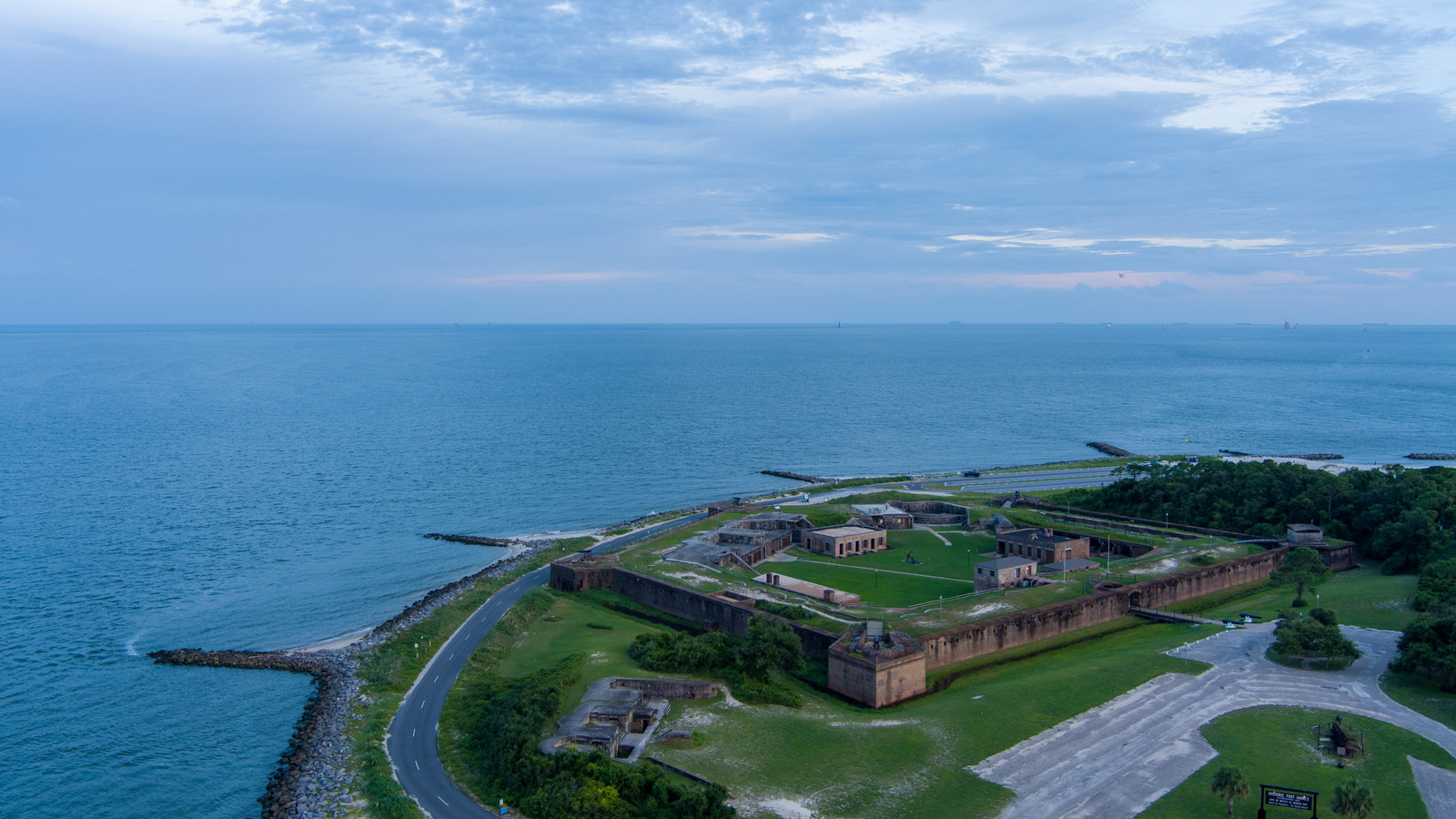 Alabama's Abandoned Military Fort In Dauphin Island Spotlights Stunning ...