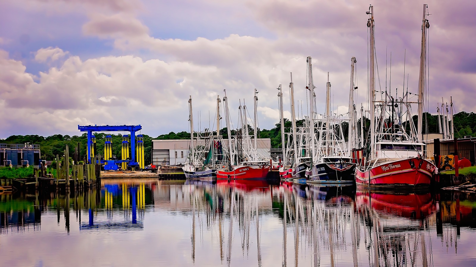 Alabama's Seafood Capital Is A Sleepy, Wildly Underrated Town On The ...