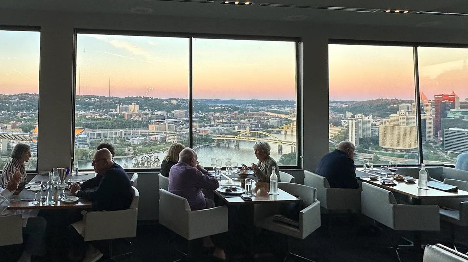 Pennsylvania's Elevated Restaurant In Pittsburgh Is An Elegant ...