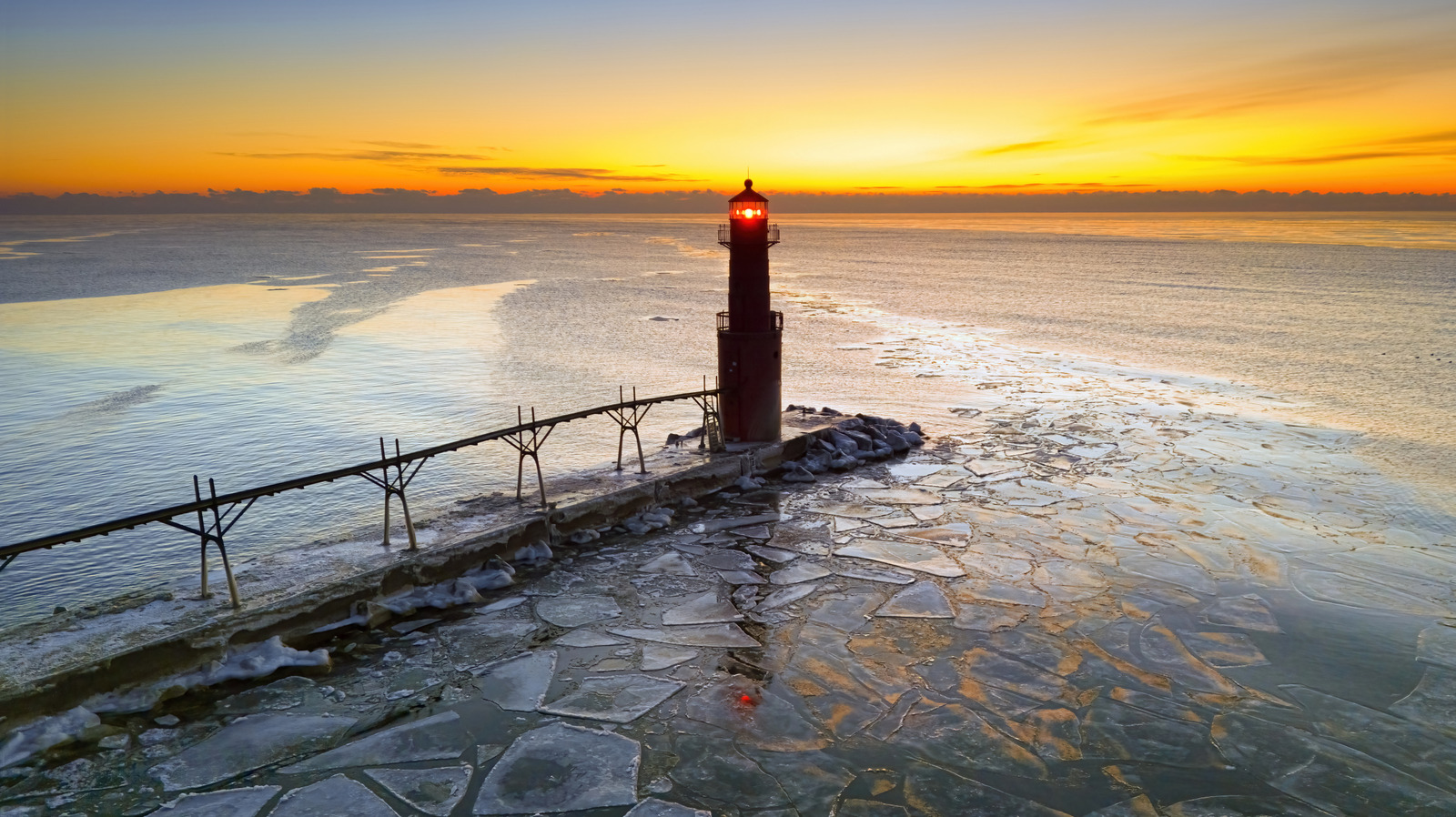 America's 10 Deepest Inland Lakes Worth Visiting
