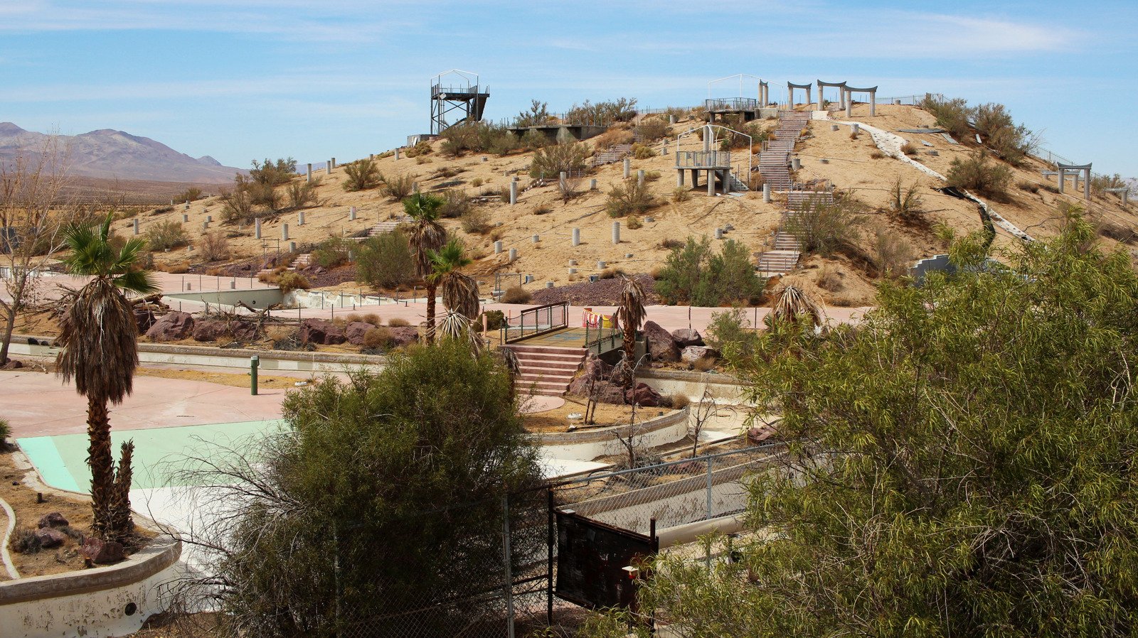 America's 'First Waterpark' Is An Abandoned California Desert ...