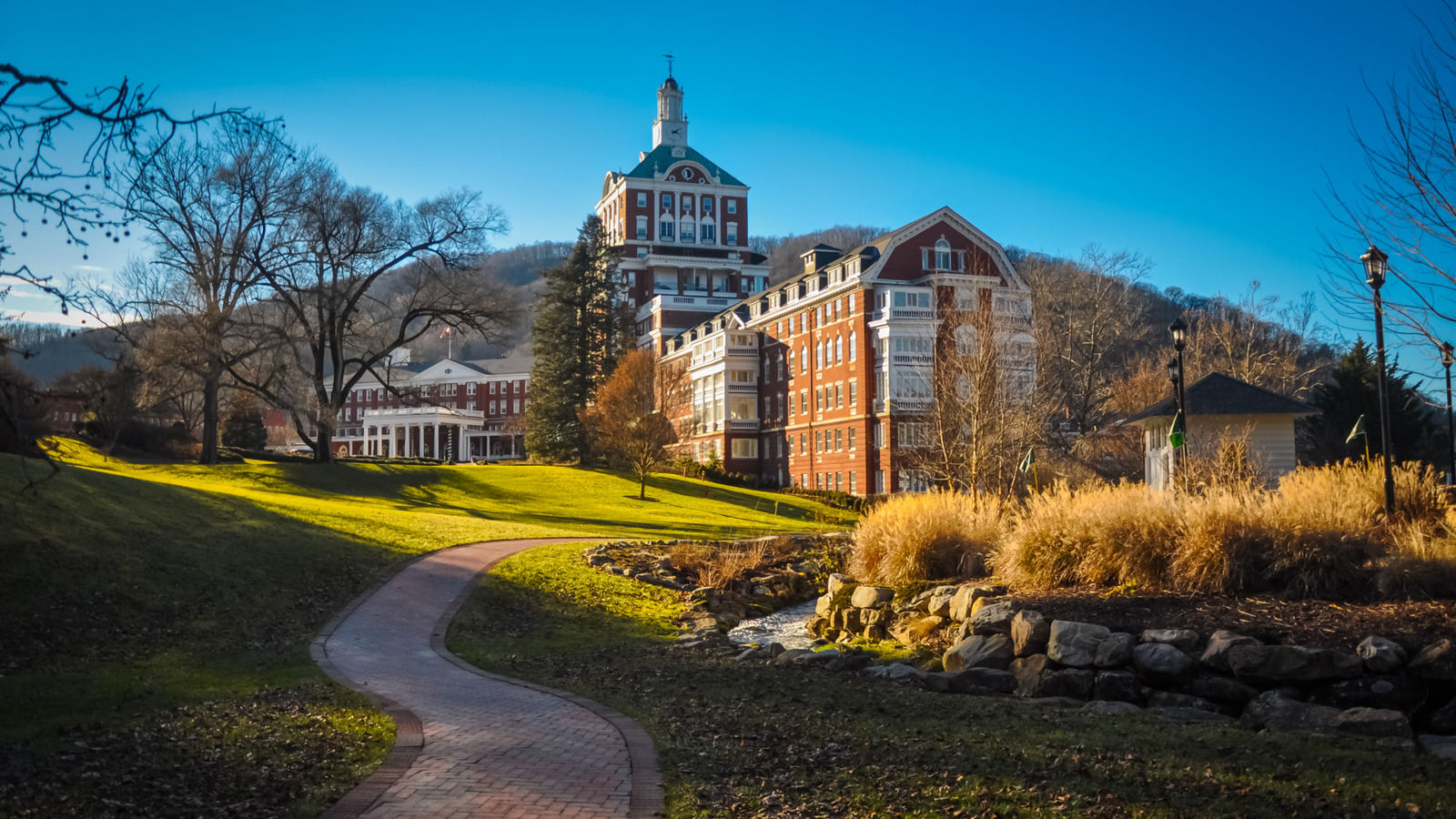 America's Oldest Resort Is A Virginia Hot Spring Paradise With Top ...