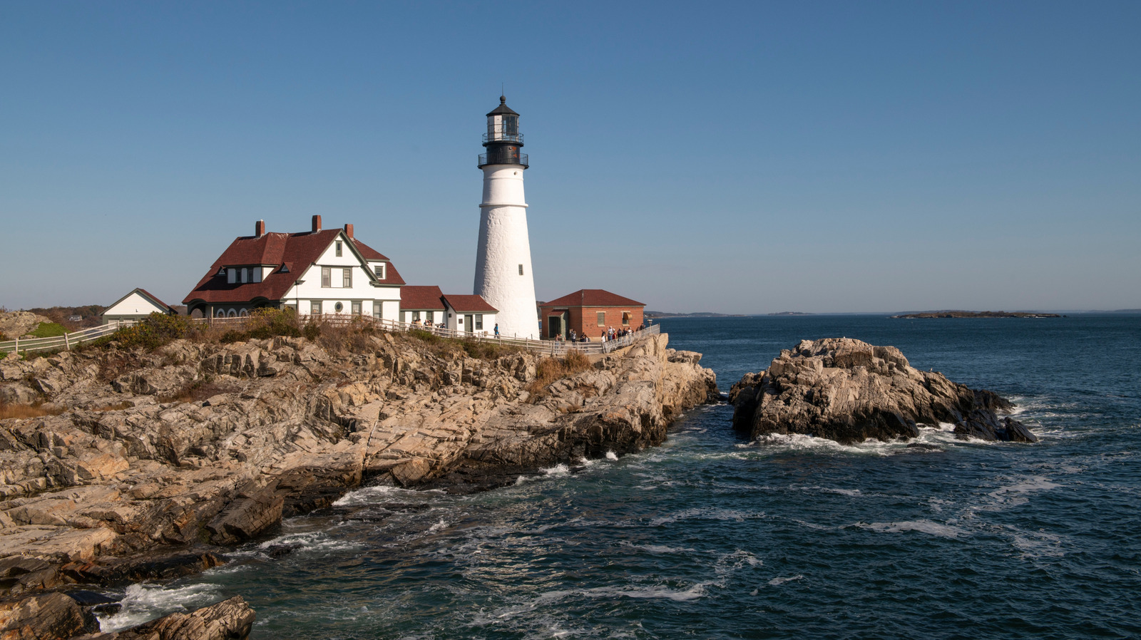 An Incredible Beach Park Famous For Featuring Maine's Oldest Lighthouse Is A Historic Hiking Haven
