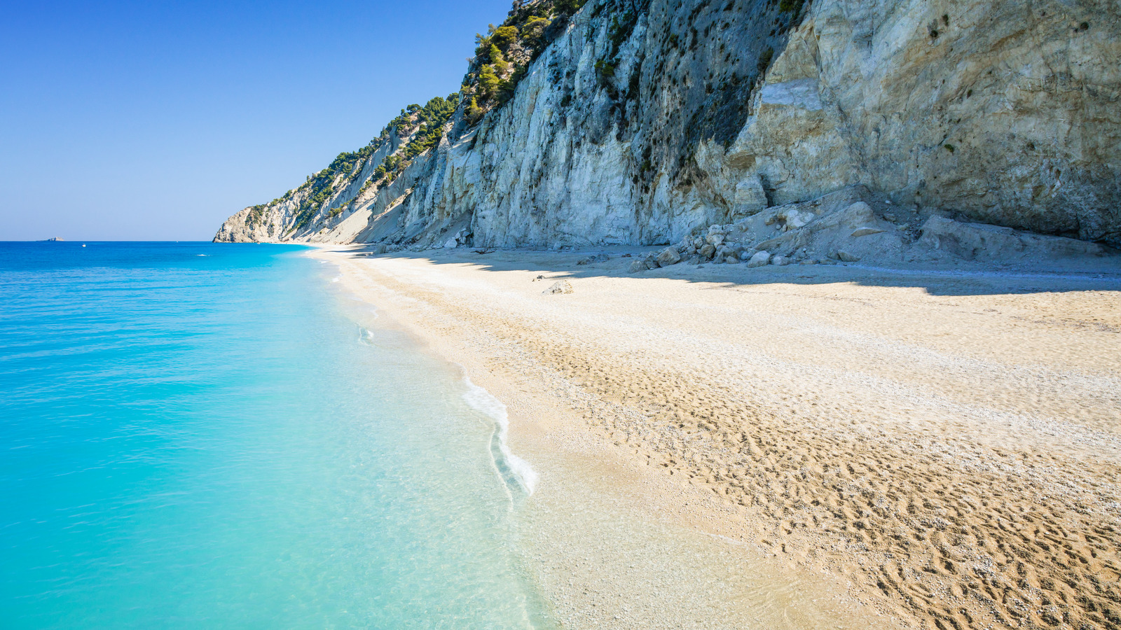 An Under-The-Radar Greek Island Boasts One Of The Best Secluded Beaches ...