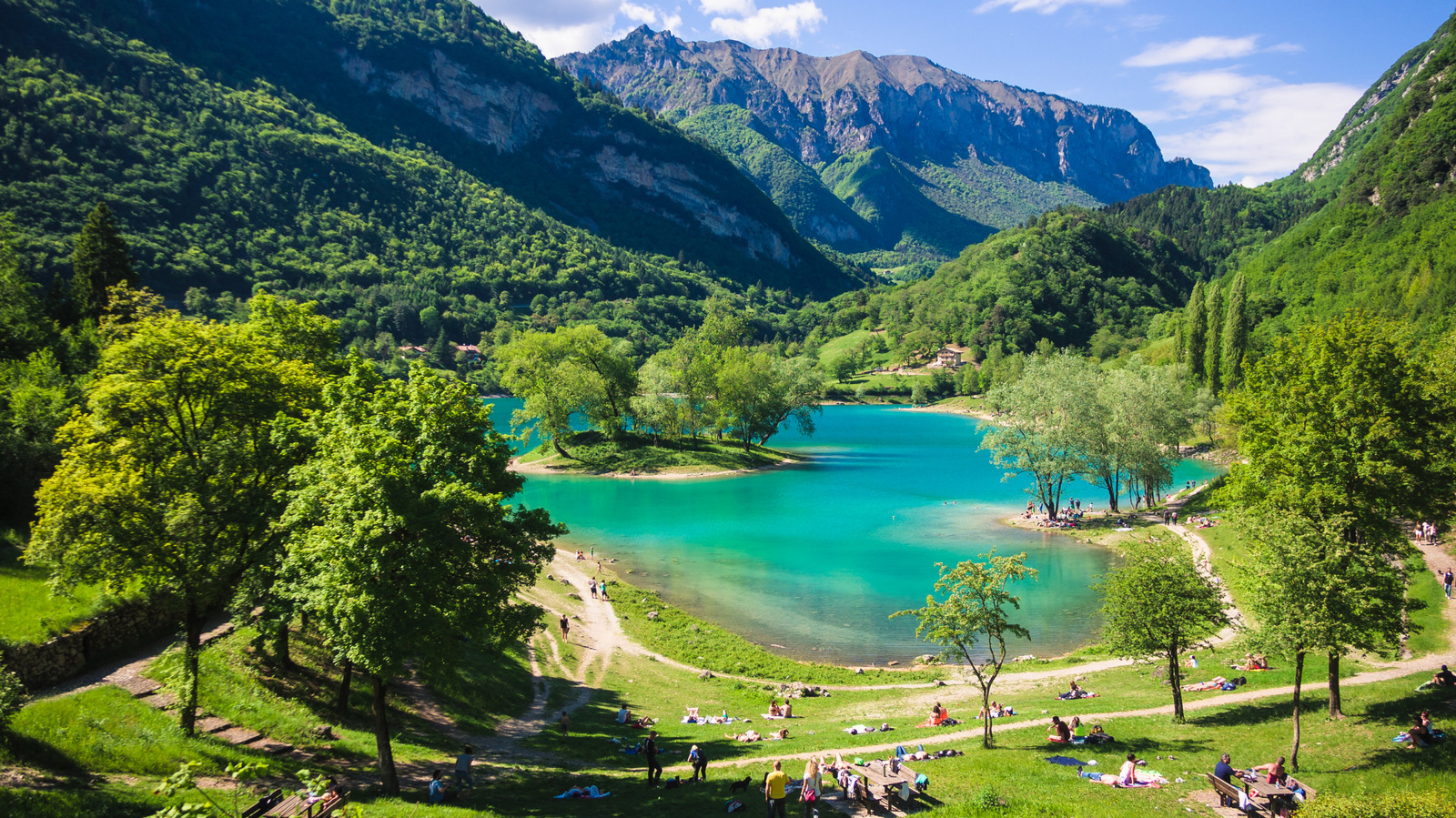 An Under-The-Radar Vibrant Lake Destination In Italy Boasts Ethereal ...