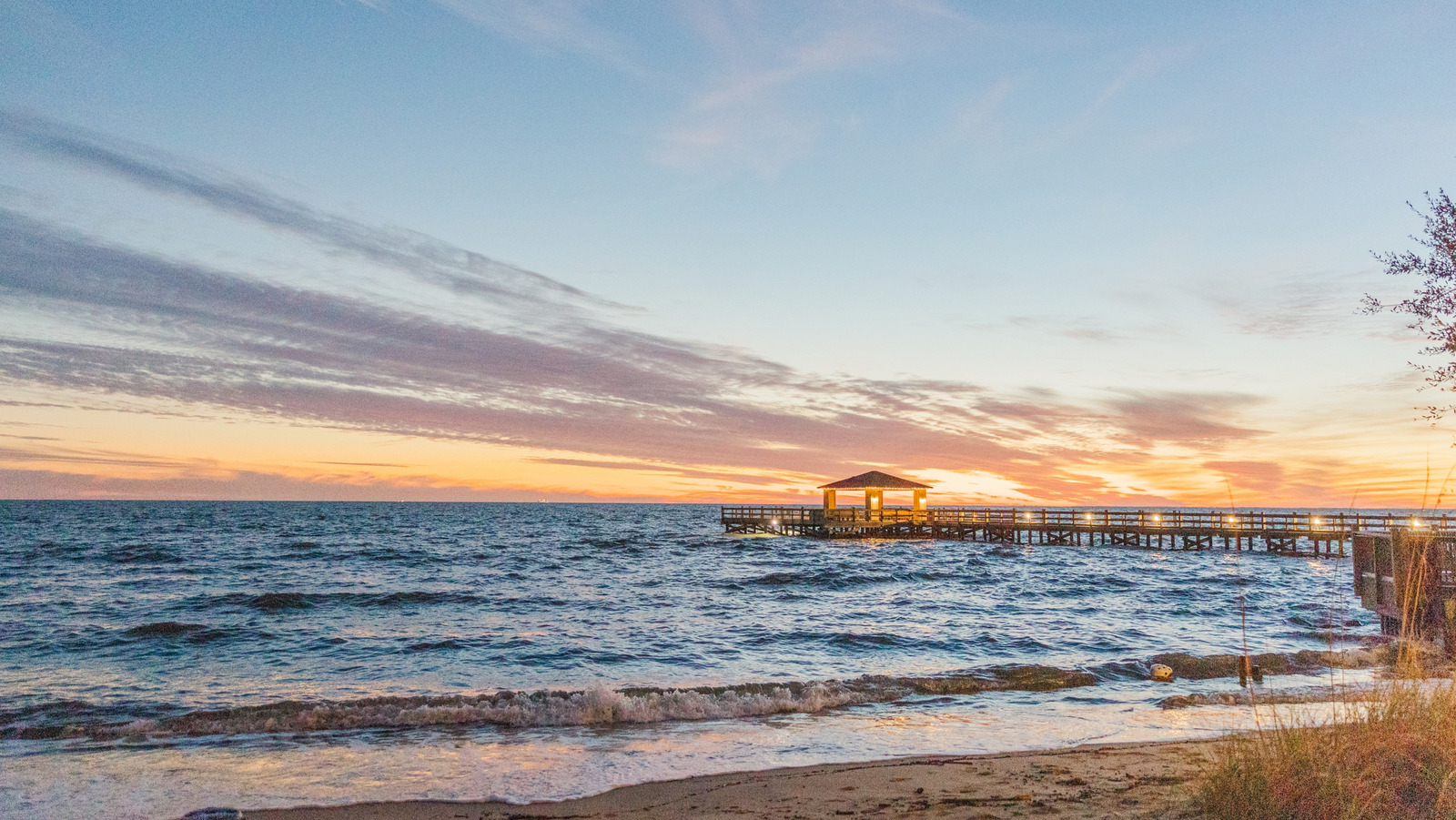 An Underrated Road On Alabama's Gulf Coast Connects Serene Seaside ...