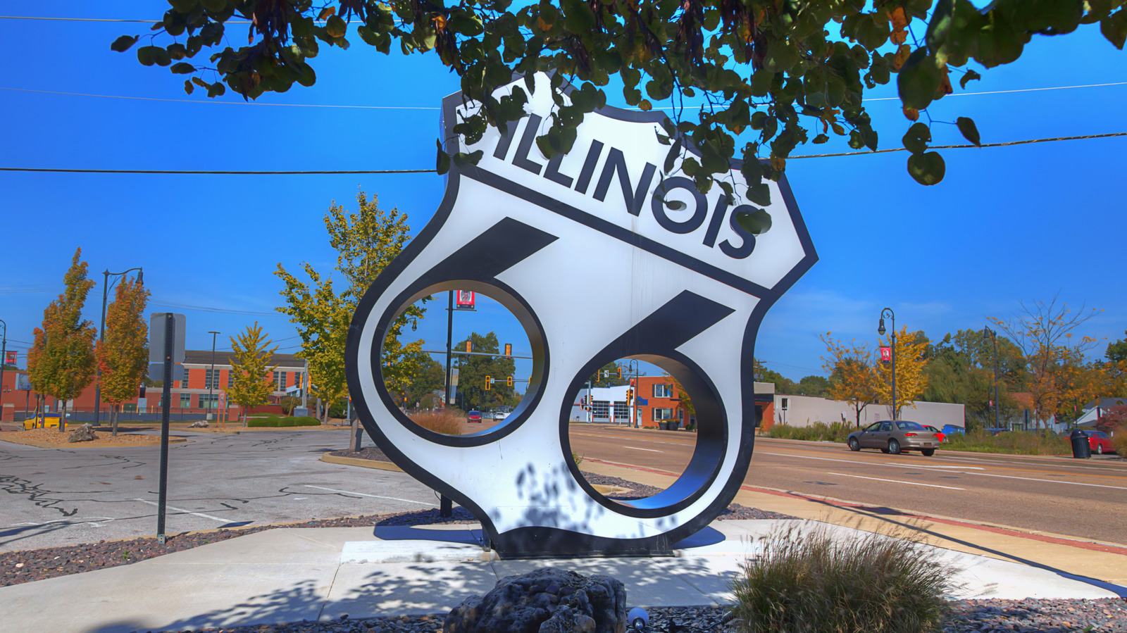 Between Chicago And Naperville Is A Tiny Suburb On Historic Route 66 ...