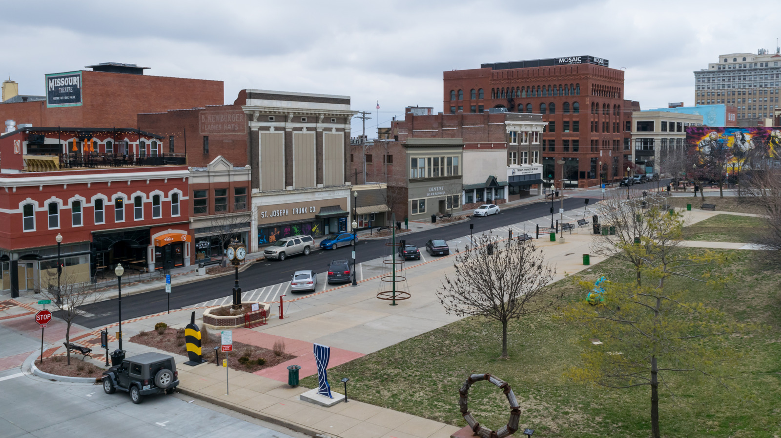 Between Kansas City And Omaha Is An Underrated Missouri City With ...