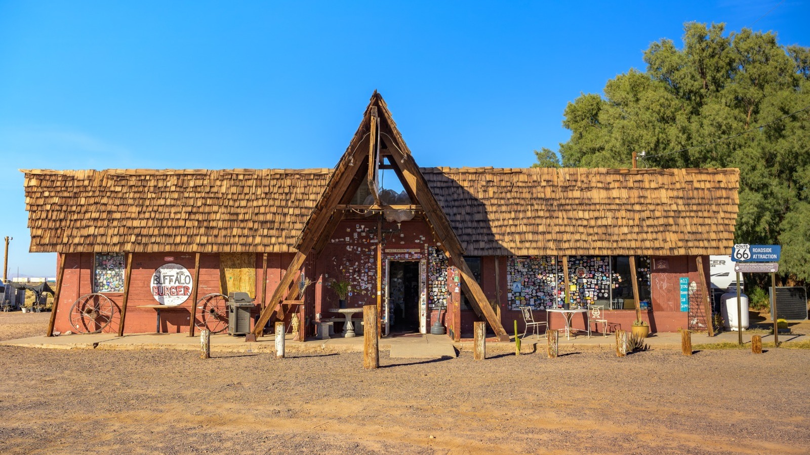 Between LA And Las Vegas, California's Route 66 Semi-Ghost Town With A ...