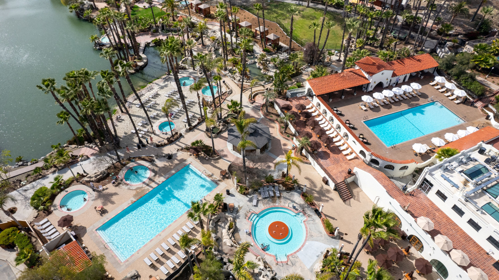 Between LA And San Diego Is A Lavish Hot Springs Resort With ...