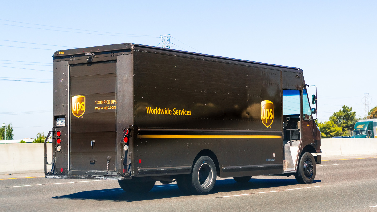 Borrow This Safety Technique From UPS Drivers When You're Flustered By ...