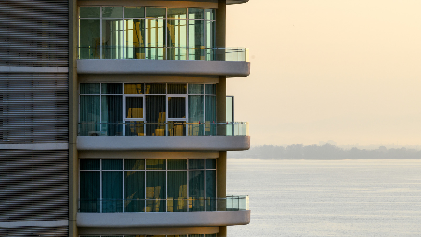 Can Asking For A Corner Room Score You A More Spacious Hotel Stay For ...