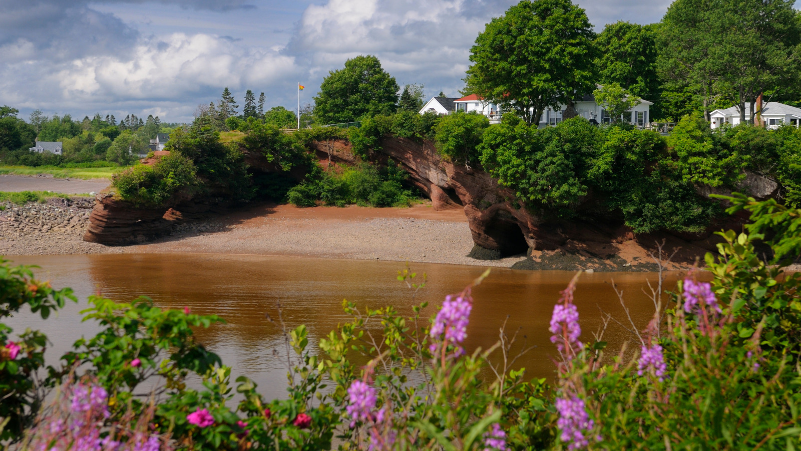 Canada's Charming Coastal Village In New Brunswick Offers A Scenic ...