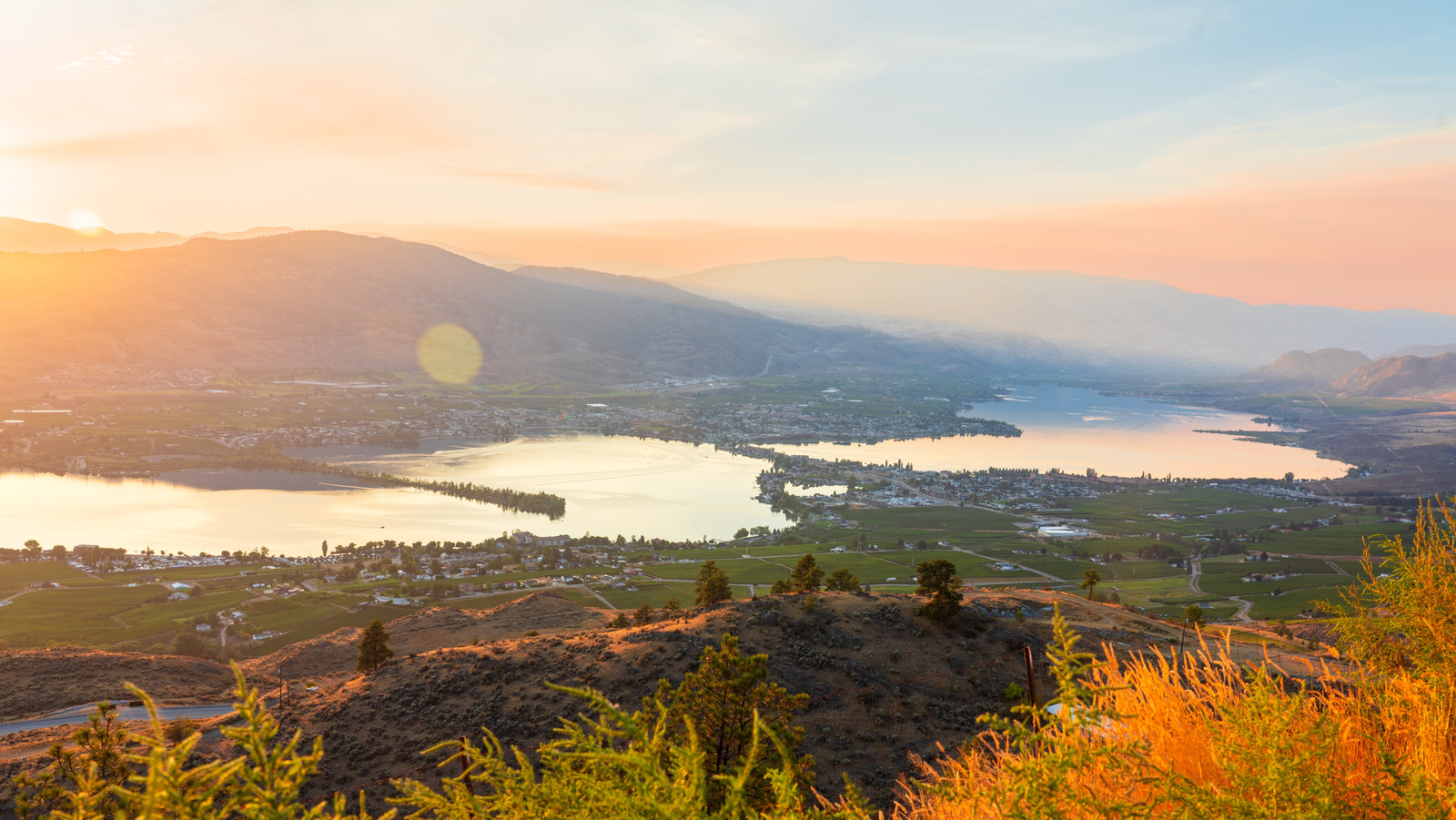 Canada's Only Desert Offers The Country's Warmest Lake, Endless Beauty ...