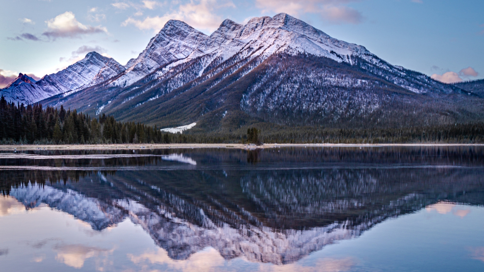 Canada's Scenic 'Pond' In Kananaskis Country Offers Mountain Views ...