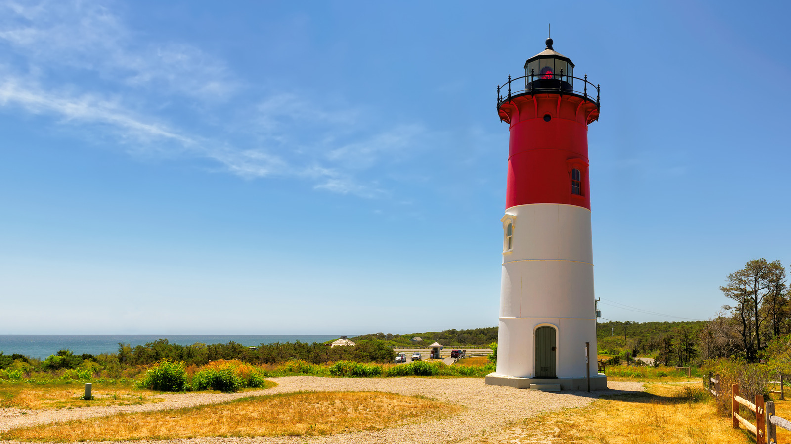 Cape Cod's Most Charming Lighthouses Thrive On This Beautiful Beach ...