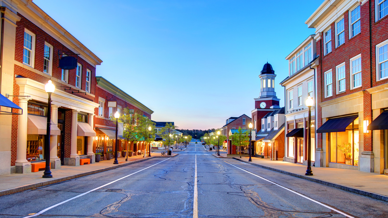 Cape Cod's 'Premier Shopping And Dining Destination' Is A Breezy Town ...