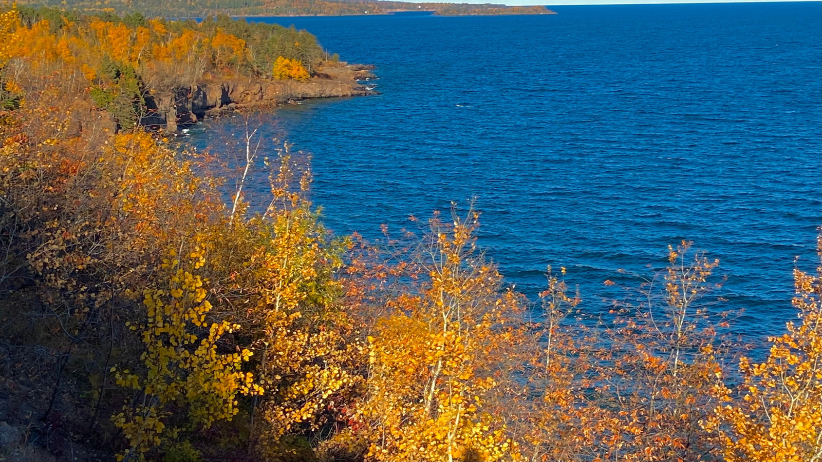 Chase Fall Foliage In This Underrated Minnesota City On Lake Superior's ...