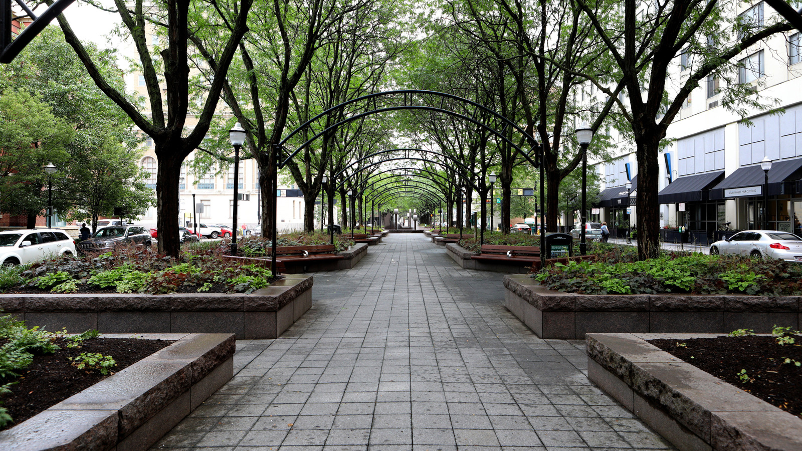 Cincinnati's Oldest Park Is A Picture-Perfect Spot For Serene Strolls ...