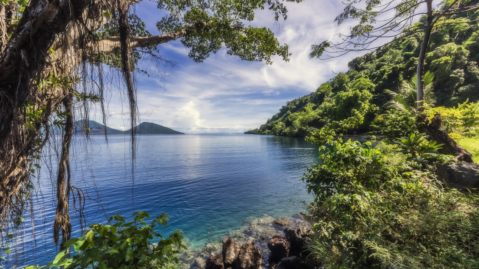 Culture And Coral Reefs Abound On This Tropical Island With More Native ...