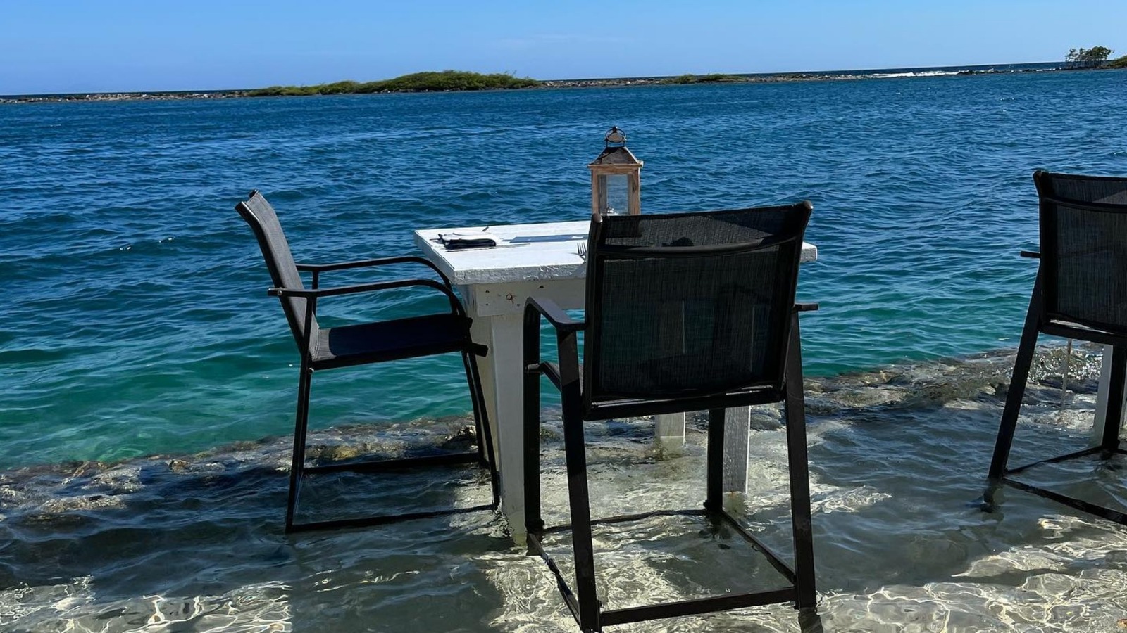 Dip Your Toes In The Water During Dinner At This Caribbean Island's ...