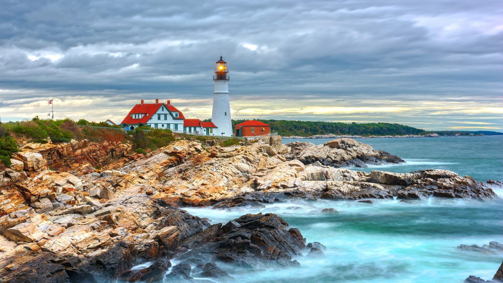 Escape Portland Crowds For A Nearby Quaint Town On Maine's Rocky Coast ...