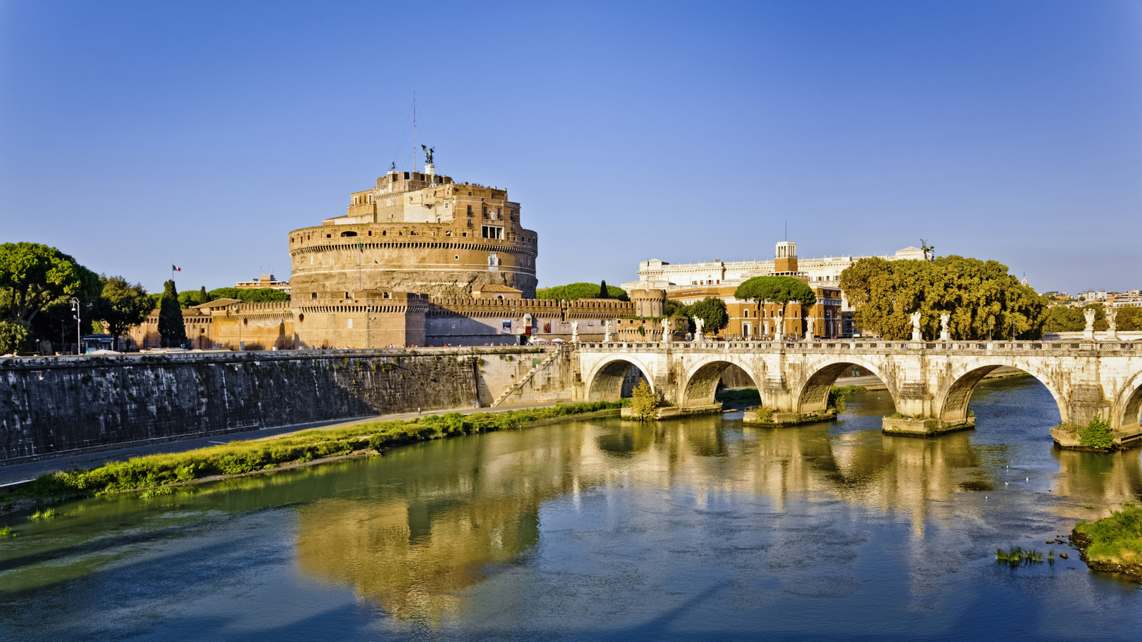 Experience Rome In A Unique Way With This Underrated Activity On The Water