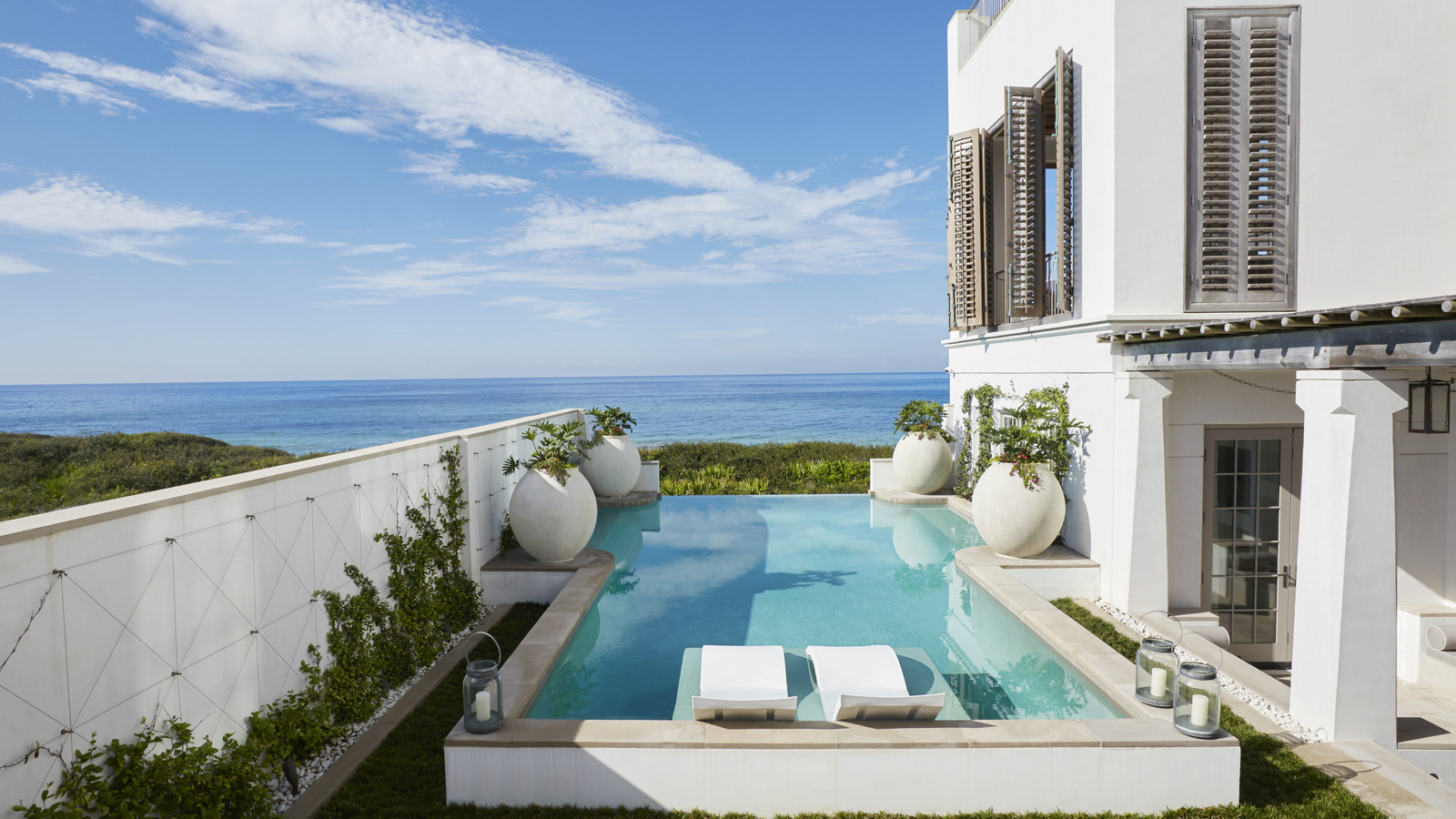Florida's Chic, Whitewashed Building Beach Town Looks And Feels Like A ...