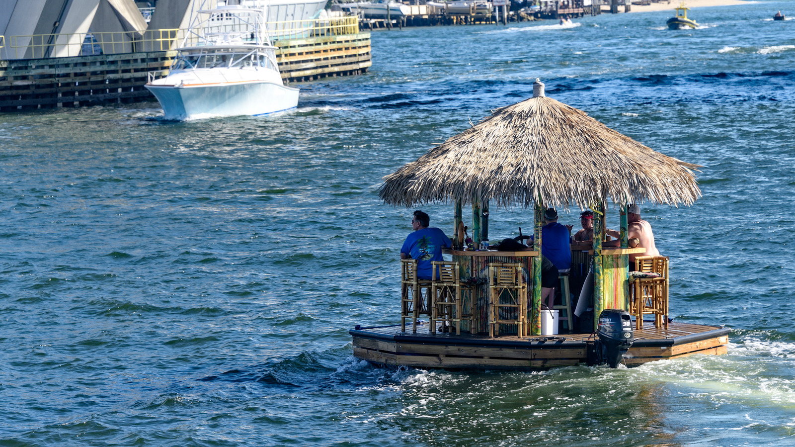Fort Lauderdale's One-Of-A-Kind Gem Is A Vibrant Floating Florida Bar ...