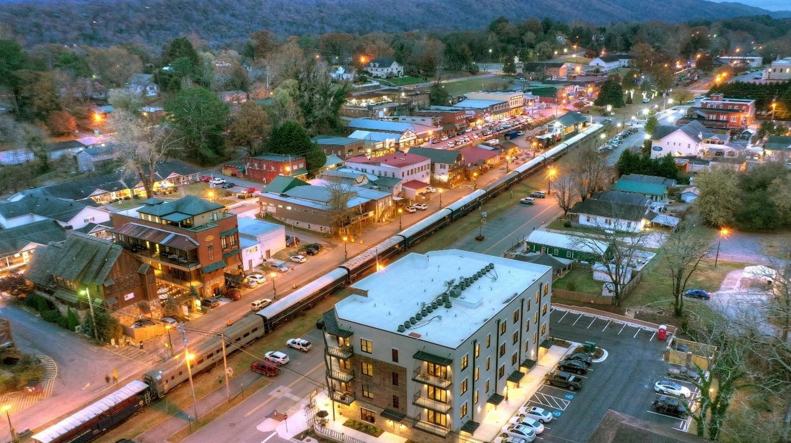 Georgia's 5 Best Downtown Blue Ridge Restaurants, According To Reviews