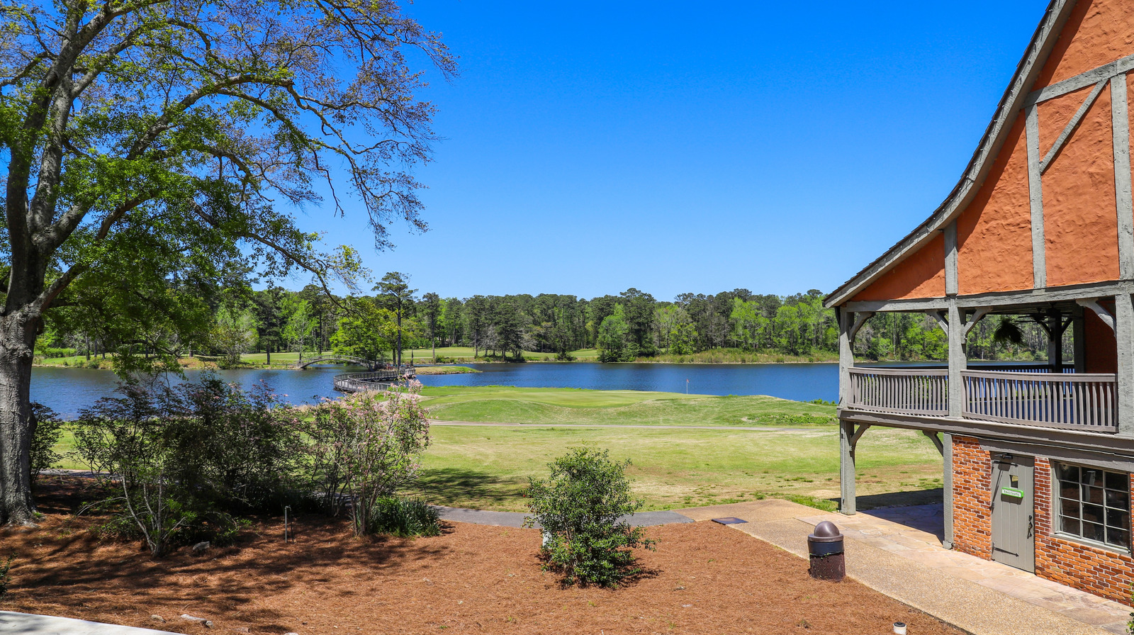 Georgia's 'Gateway To Callaway Gardens' Is An Artsy Mountain Town Full ...