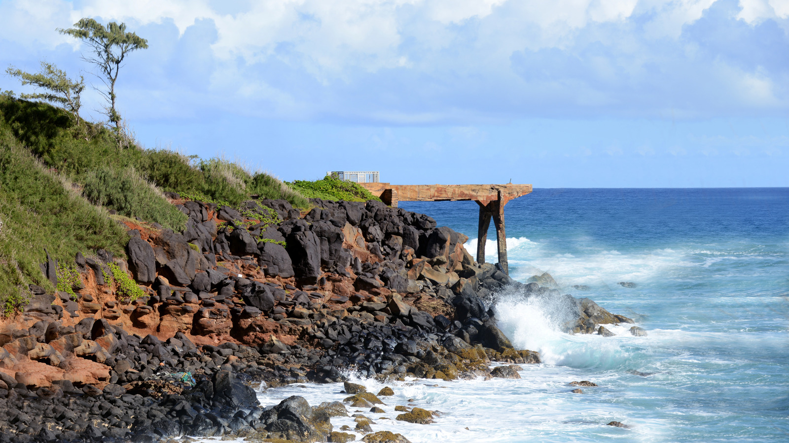 Hawaii's Wonderful Whale-Watching Spot Is A Gorgeous Pier With Historic ...
