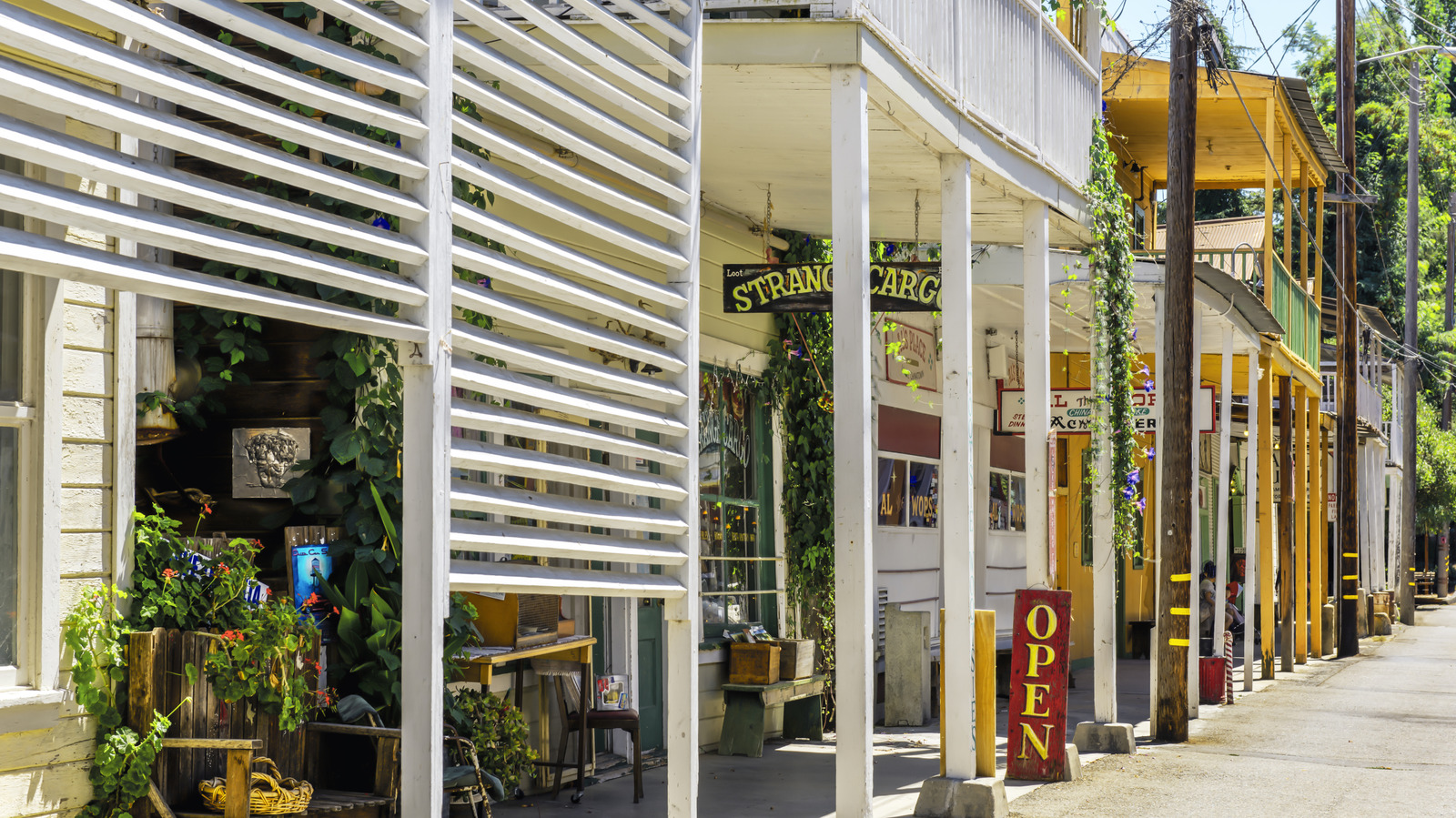 Hidden Amid California Farmlands Is A Beautifully Preserved Historic ...