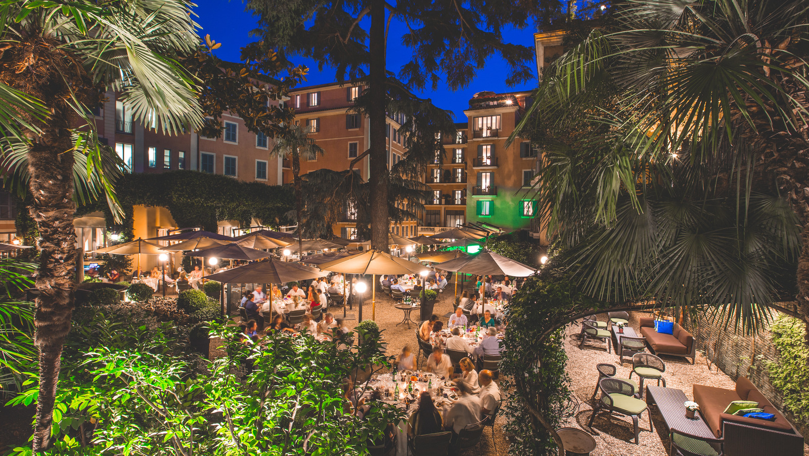 Hidden In The City Center Of Rome Is A Romantic Garden Oasis Dubbed ...
