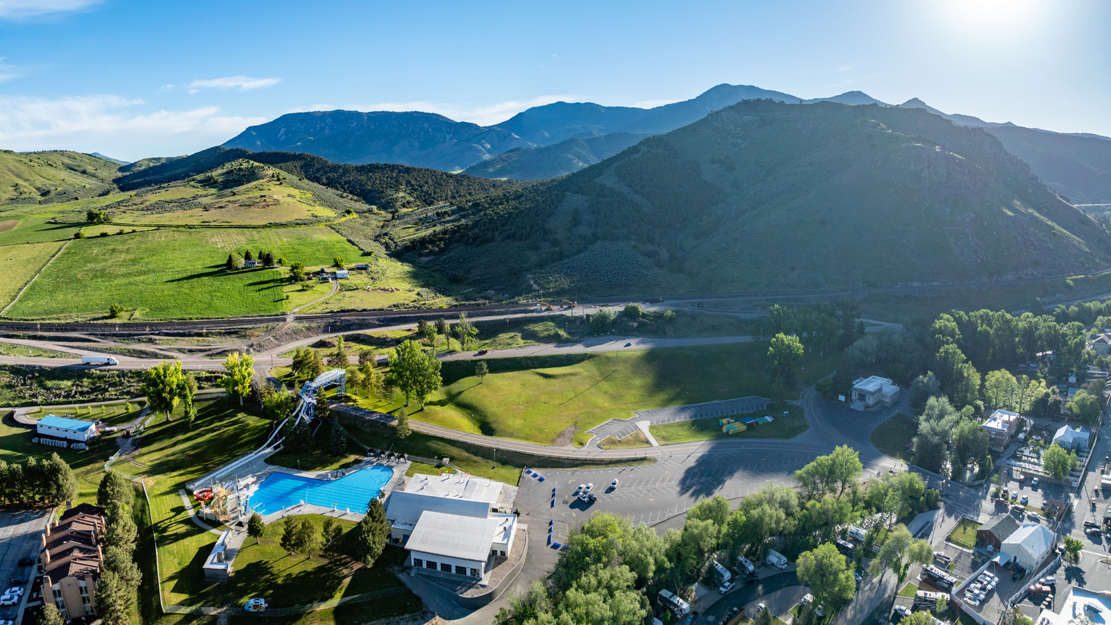 Idaho's Year-Round Natural Hot Spring Resort Offers A Serene And Scenic ...