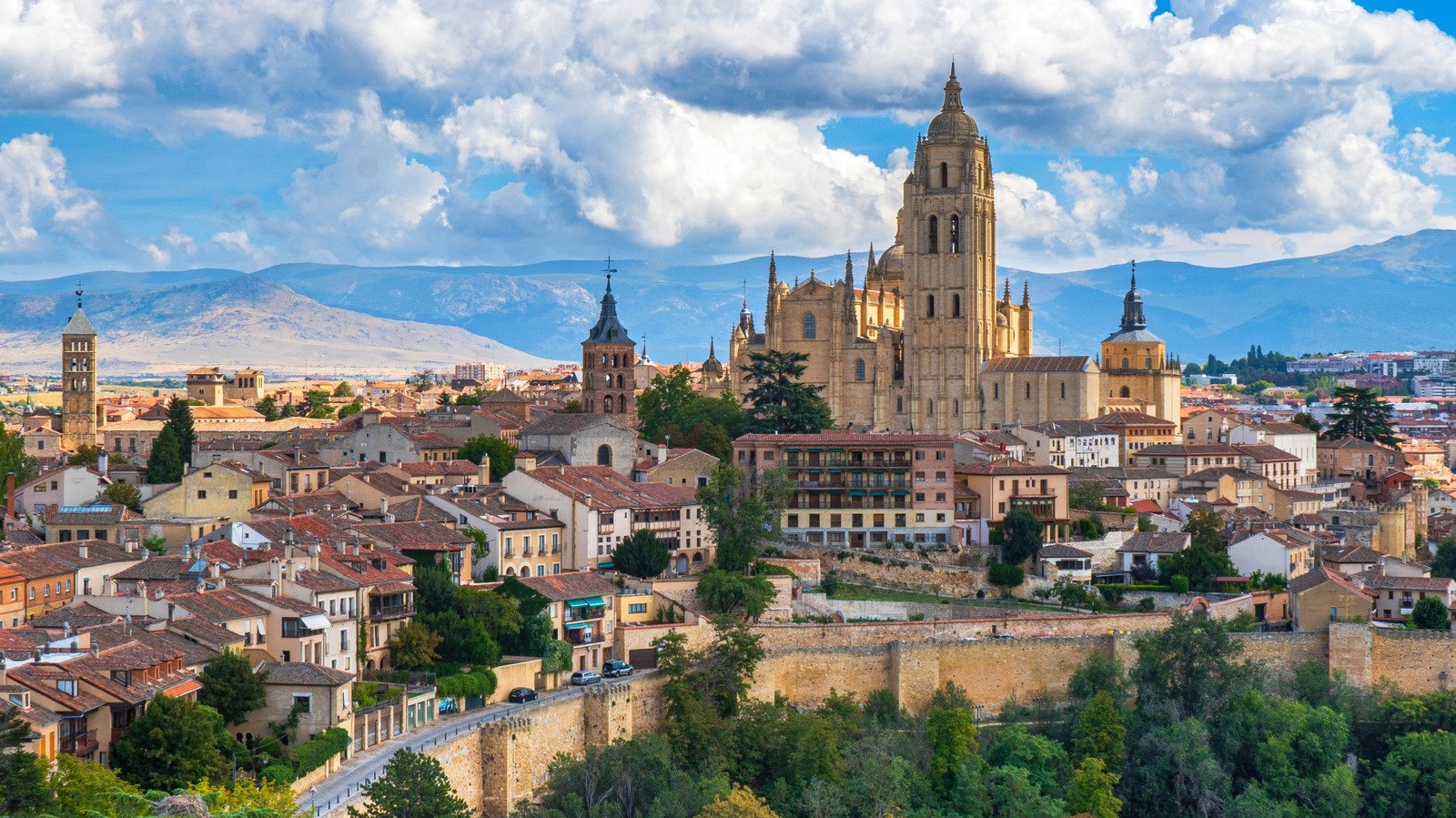 In The Center Of Spain Is A Charming Underrated City Famed For Fairytale Architecture And ...