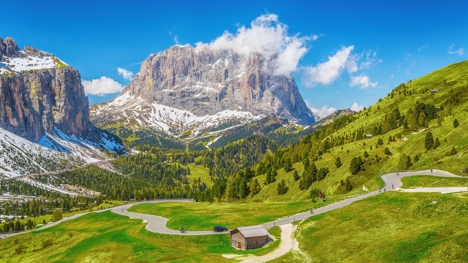 Italy's Dolomites Boasts This Breathtaking Mountain Pass With Hairpin ...