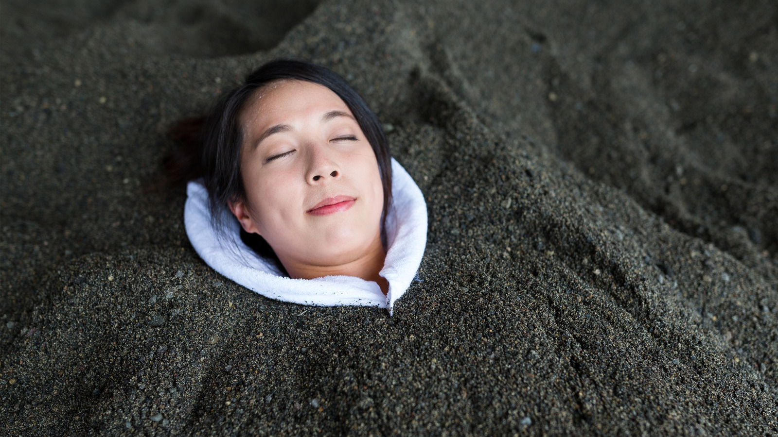 Japan's Coast Hides The 'World's One And Only Natural Sand Bath ...