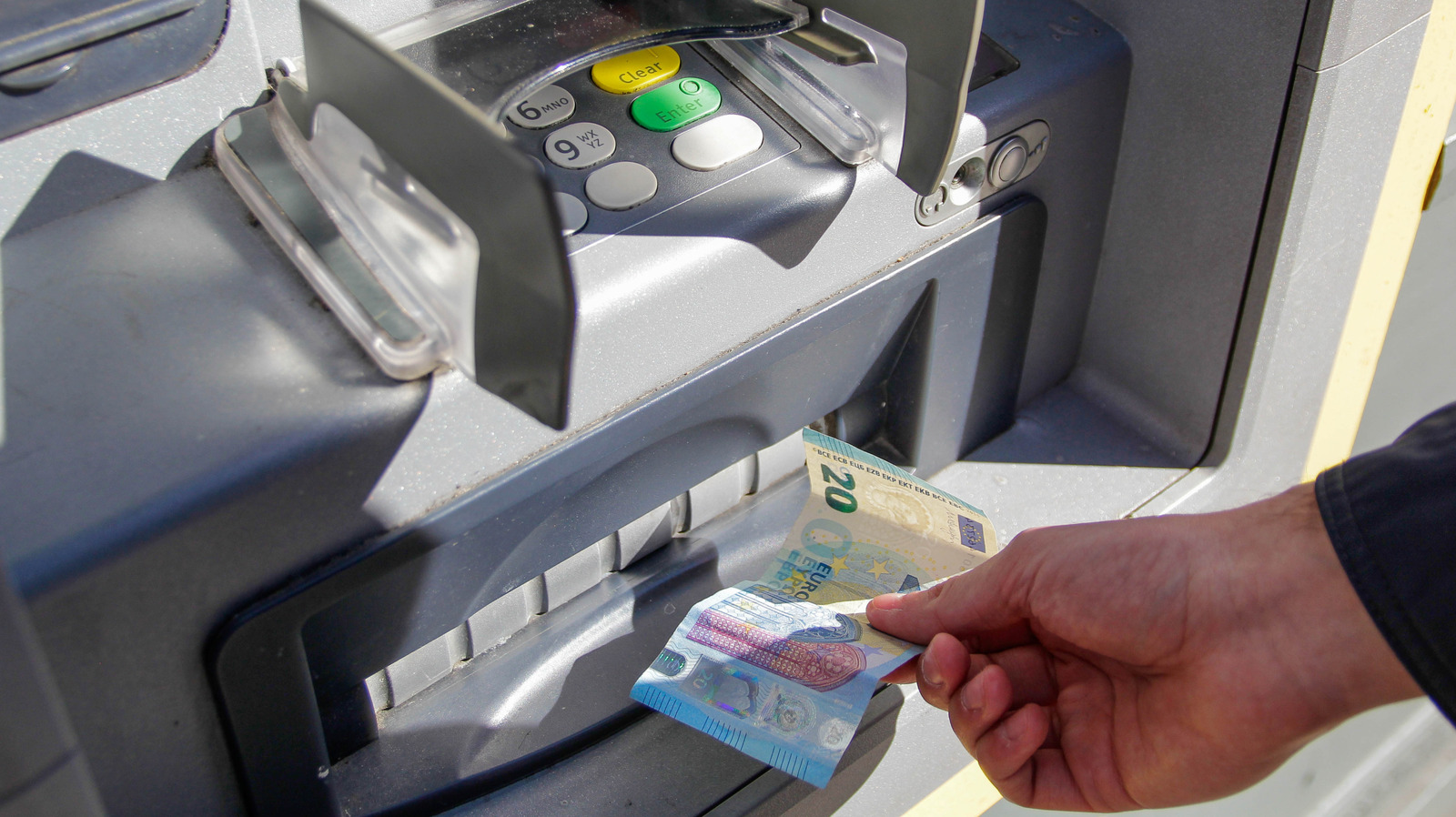 Major Red Flags You're About To Be A Victim Of An ATM Scam In Europe, Per Rick Steves